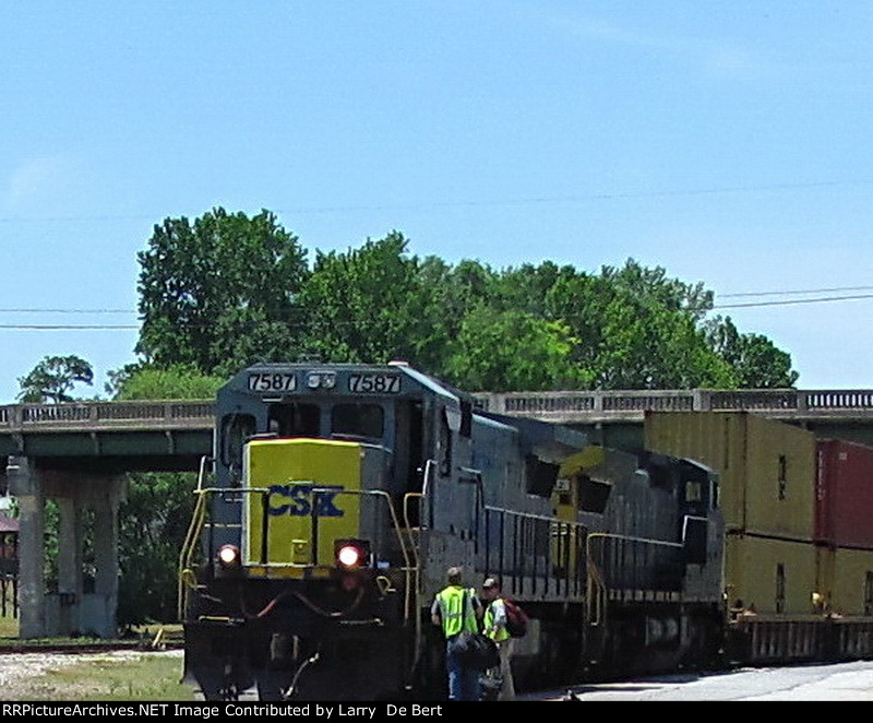 CSX 7587 Built for CSX in 1989 always the same number and same paint scheme